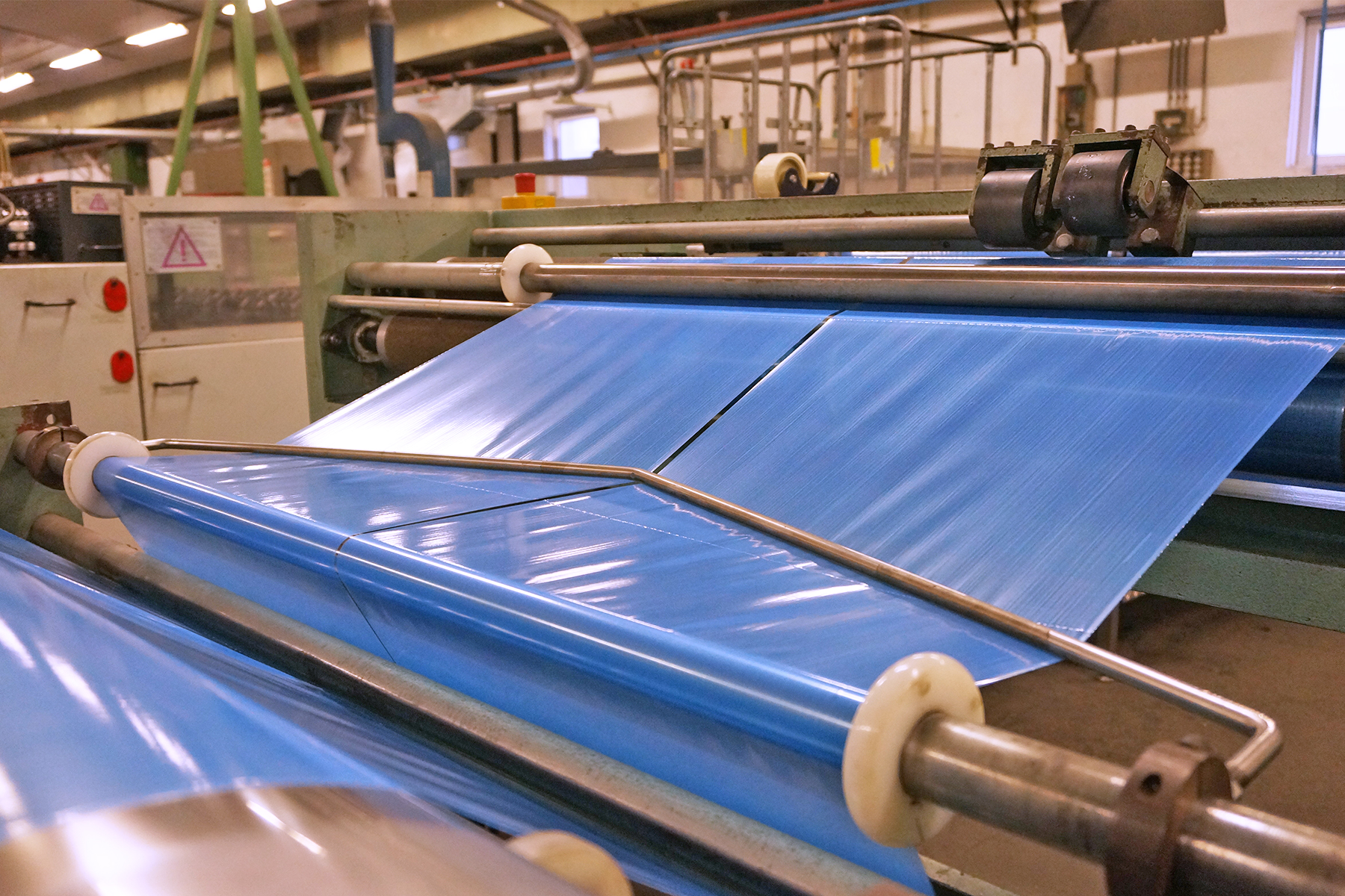 Deckfolien herstellen lassen | KIVO Plastic Packaging